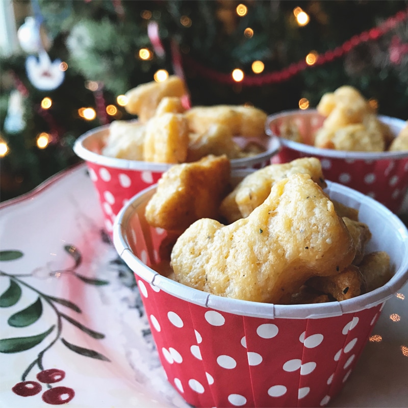 Easy Cheesy Crackers | Joyous Home